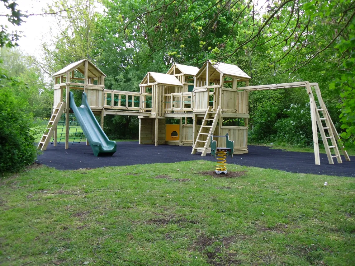 Outdoor play gallery – garden & commercial playgrounds | Home Front ...